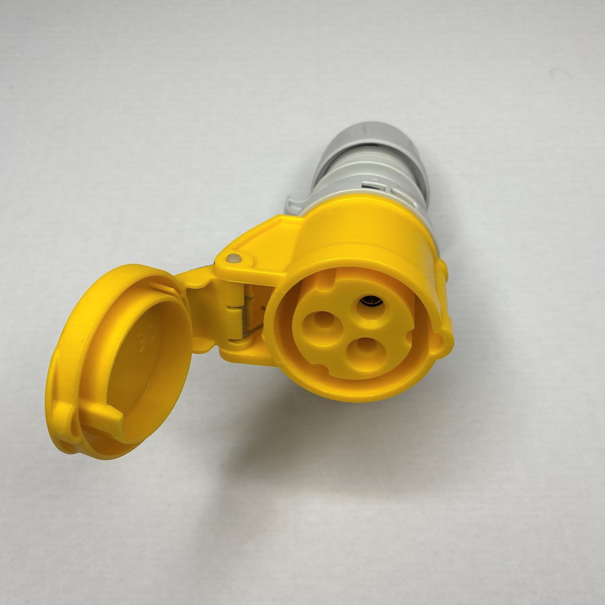 PCE YELLOW 110V 16A 2P+E Socket IP44 – Mcc Power Accessories