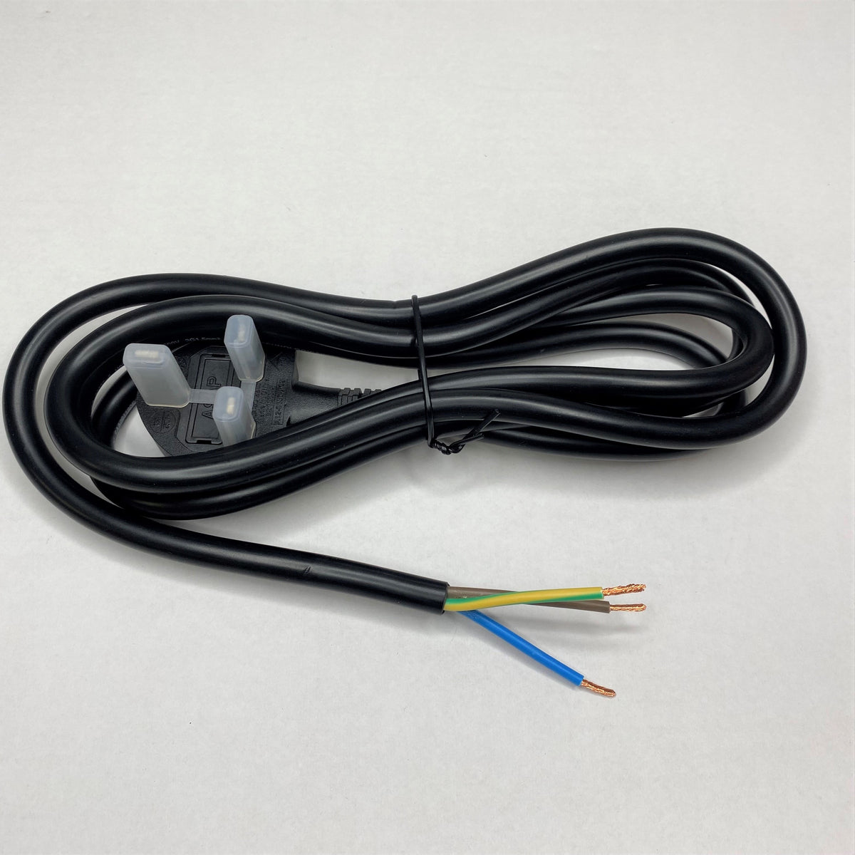 UK 13 AMP Plug on 2 Meters of 3 Core 1.5mm² cable to Stripped end – Mcc ...