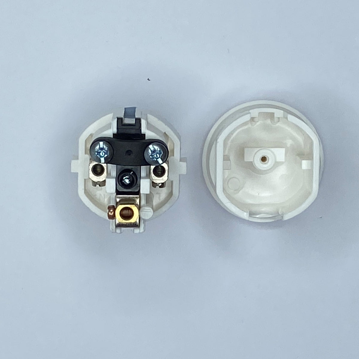 Re-Wireable Right Angle Type F CEE7/4 Schuko Plug White (Kaiser 517 ...
